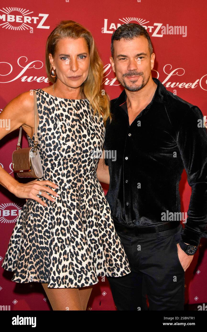 Giulia Siegel Model mit Freund Ludwig Heer zu Gast auf dem roten ...