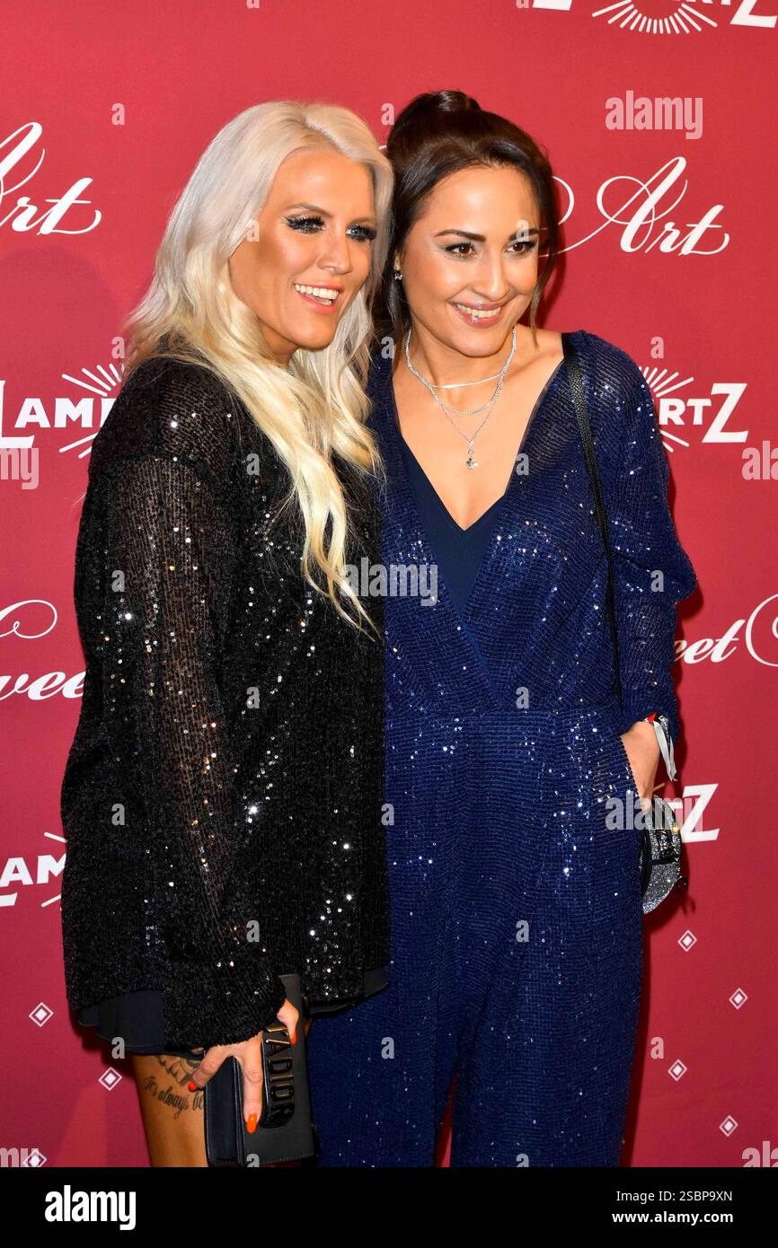 Nina Moghaddam Moderatorin mit Begleitung Cascada Natalie Horler zu ...