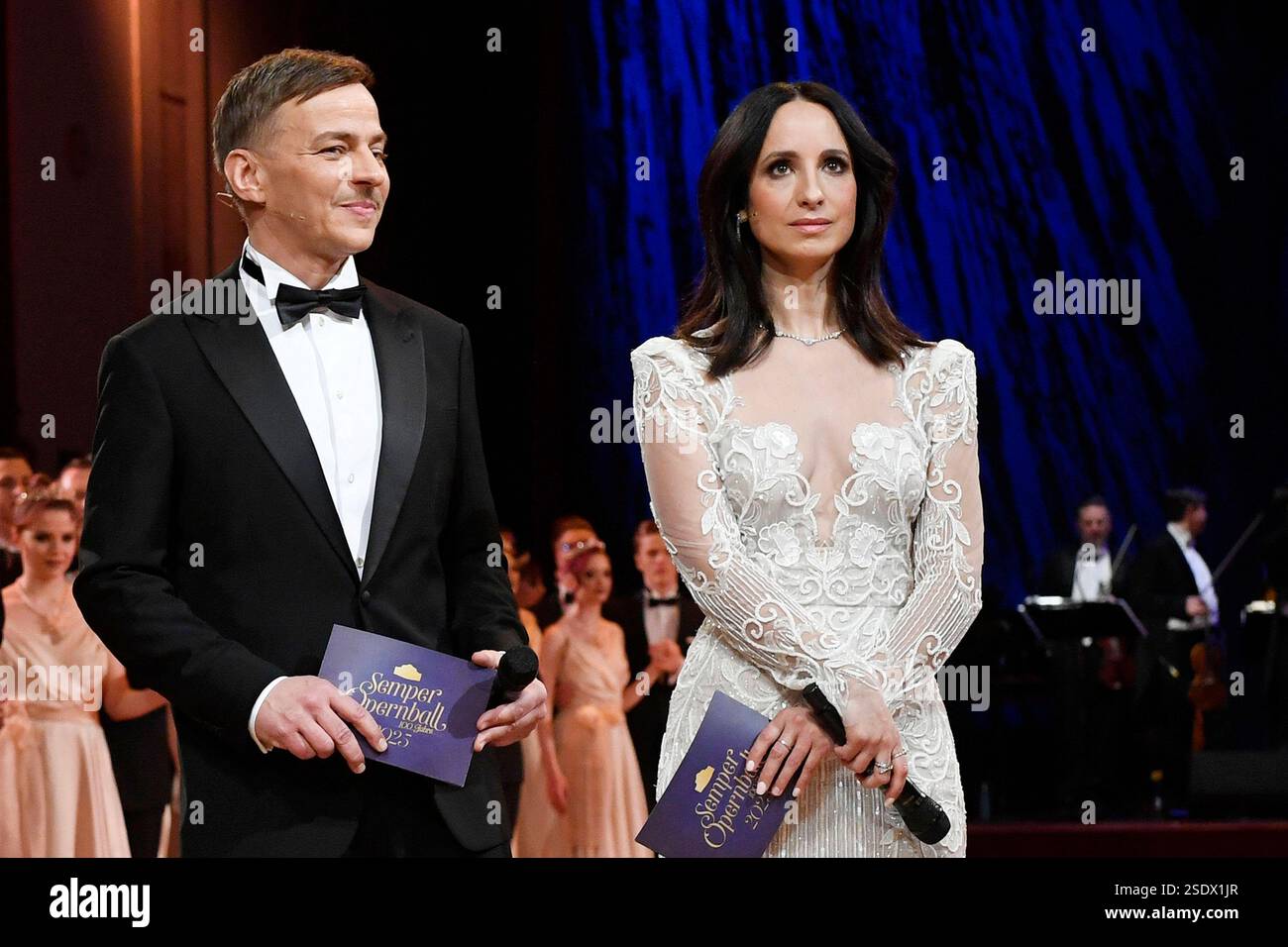 Tom Wlaschiha und Stephanie Stumph beim Semper Opernball AM 07.02.2025 a Dresda Semper Opernball ...