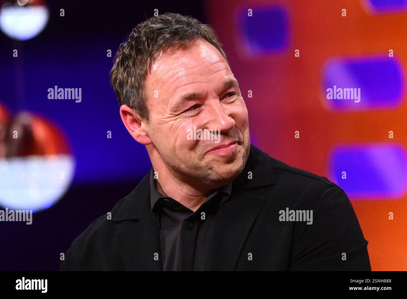 L'USO EDITORIALE È Stephen Graham SOLO durante le riprese del Graham ...