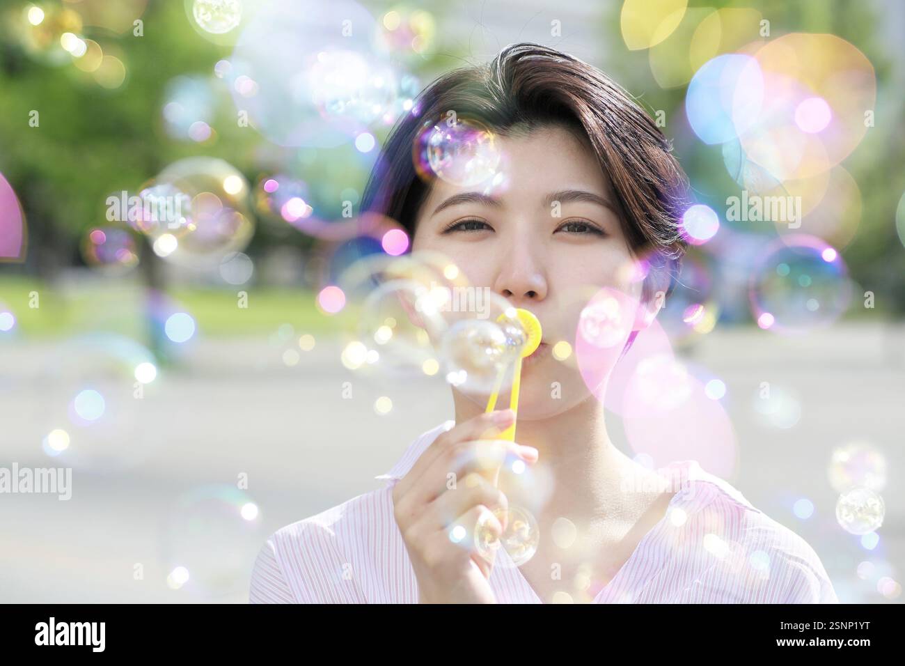 Soffiando sopra immagini e fotografie stock ad alta risoluzione - Alamy