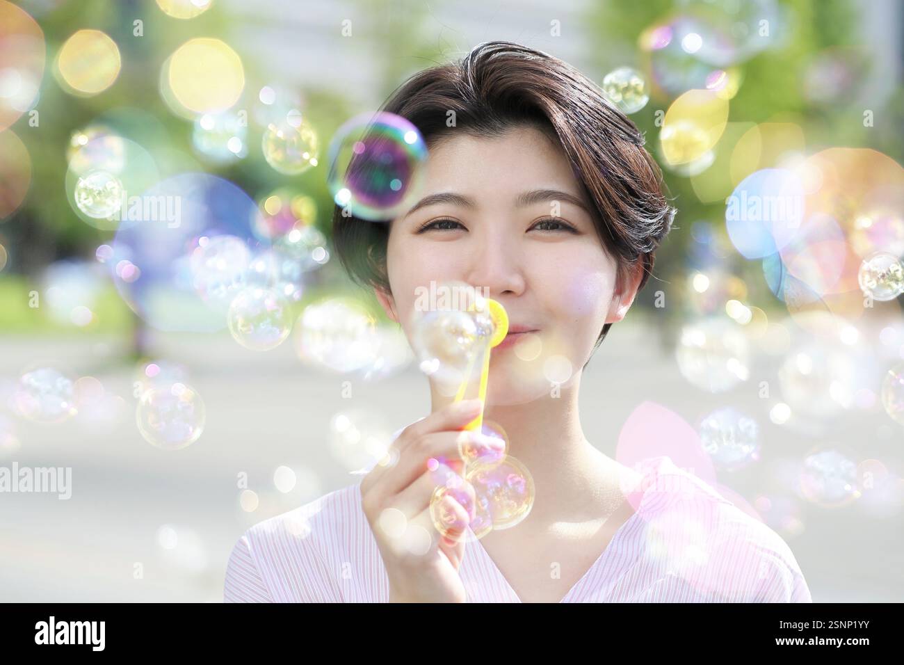 Soffiando sopra immagini e fotografie stock ad alta risoluzione - Alamy