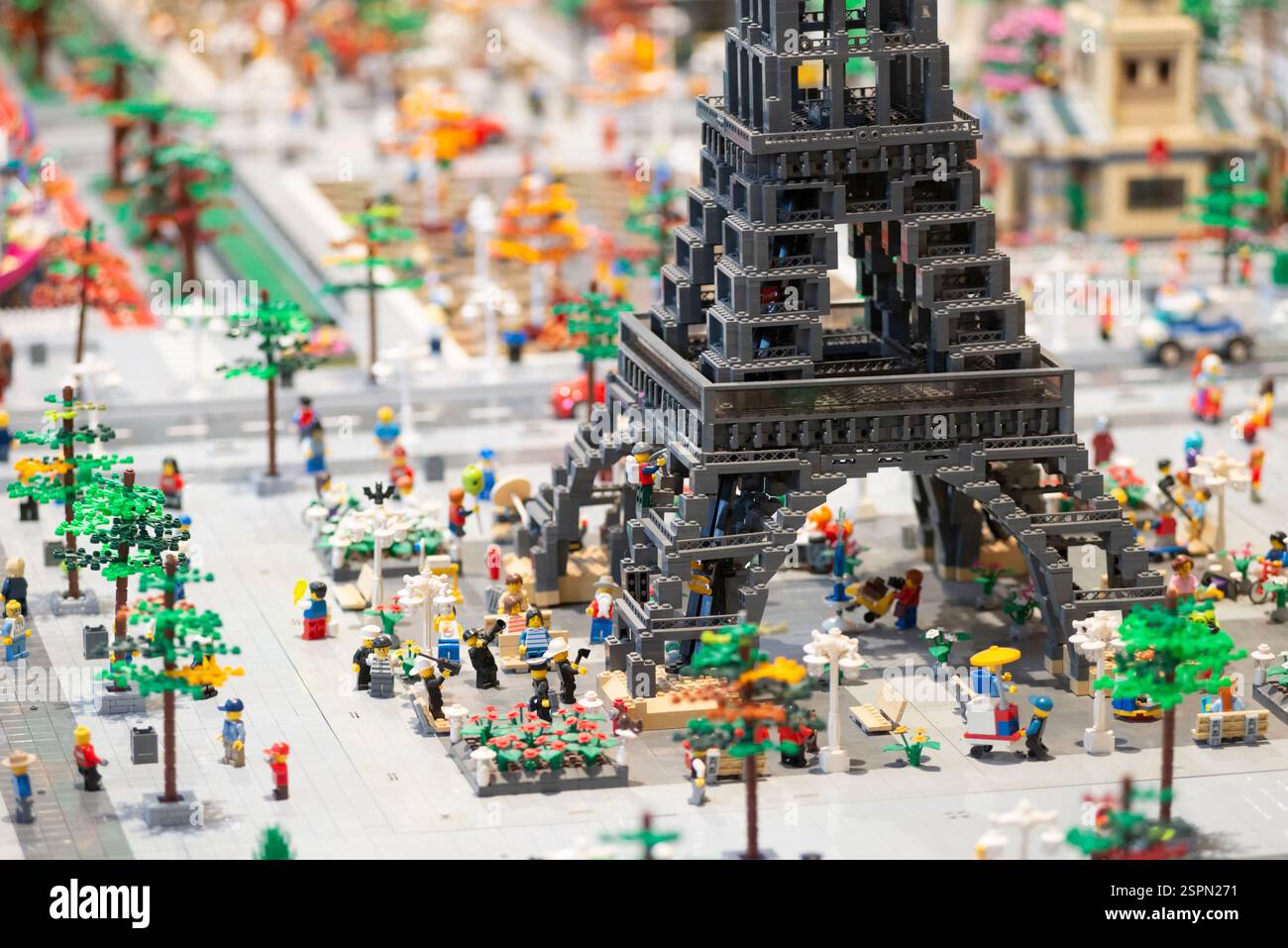 Lego eiffel tower immagini e fotografie stock ad alta risoluzione - Alamy