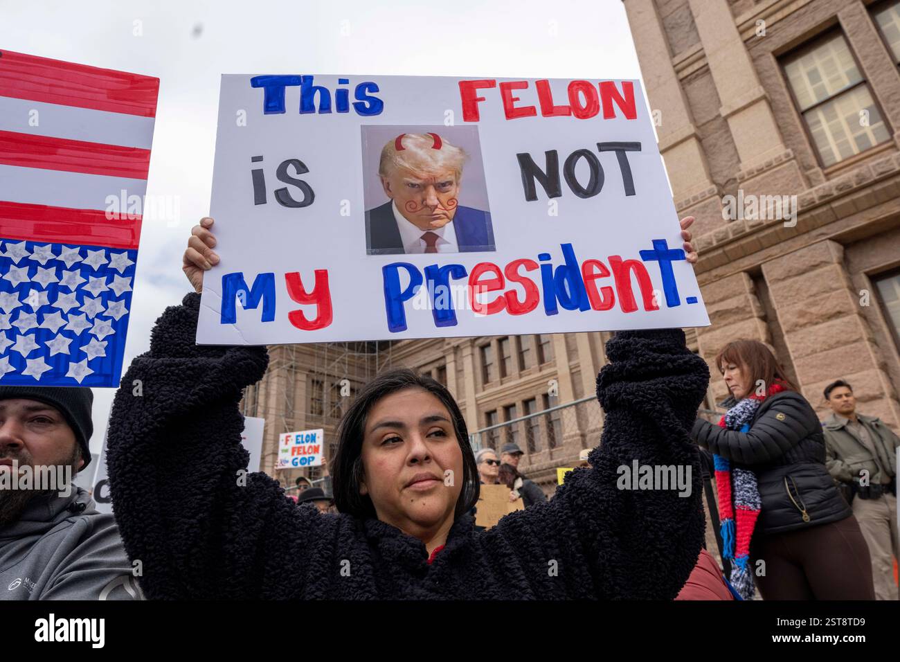 Austin, Texas USA, 17 febbraio 2025: I texani che trasportano i ...
