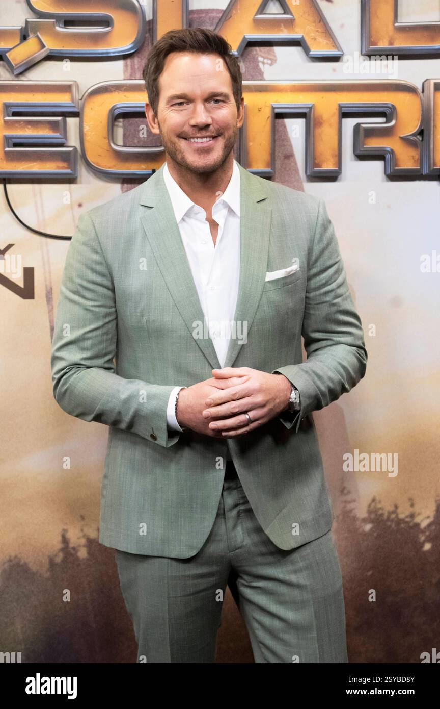 Chris Pratt bei der Premiere des Netflix-Films Estado ElÃ ctrico / The Electric State im Cine ...