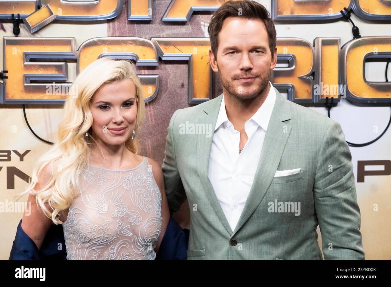 Millie Bobby Brown e Chris Pratt bei der Premiere des Netflix-Films Estado ElÃ ctrico / The ...