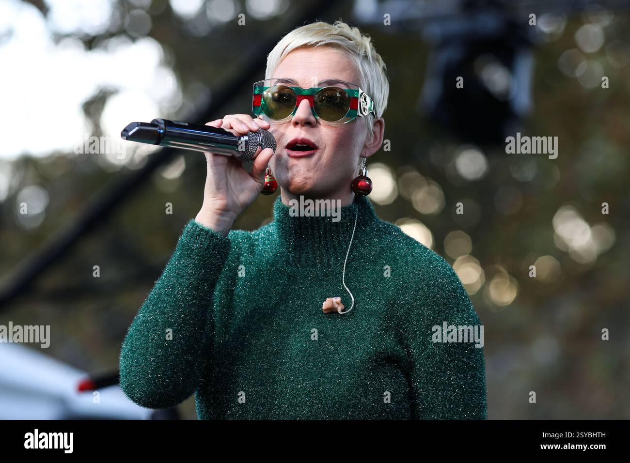 Katy Perry si dirigerà nello spazio sul volo Blue Origin All-Women sul ...