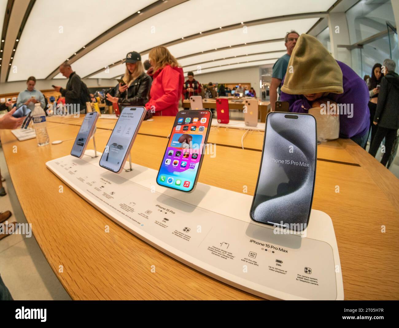 Apple iphone 15 pro max immagini e fotografie stock ad alta risoluzione ...