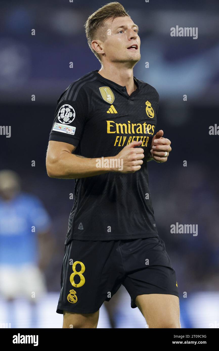 Il centrocampista tedesco del Real Madrid Toni Kroos guarda durante la ...