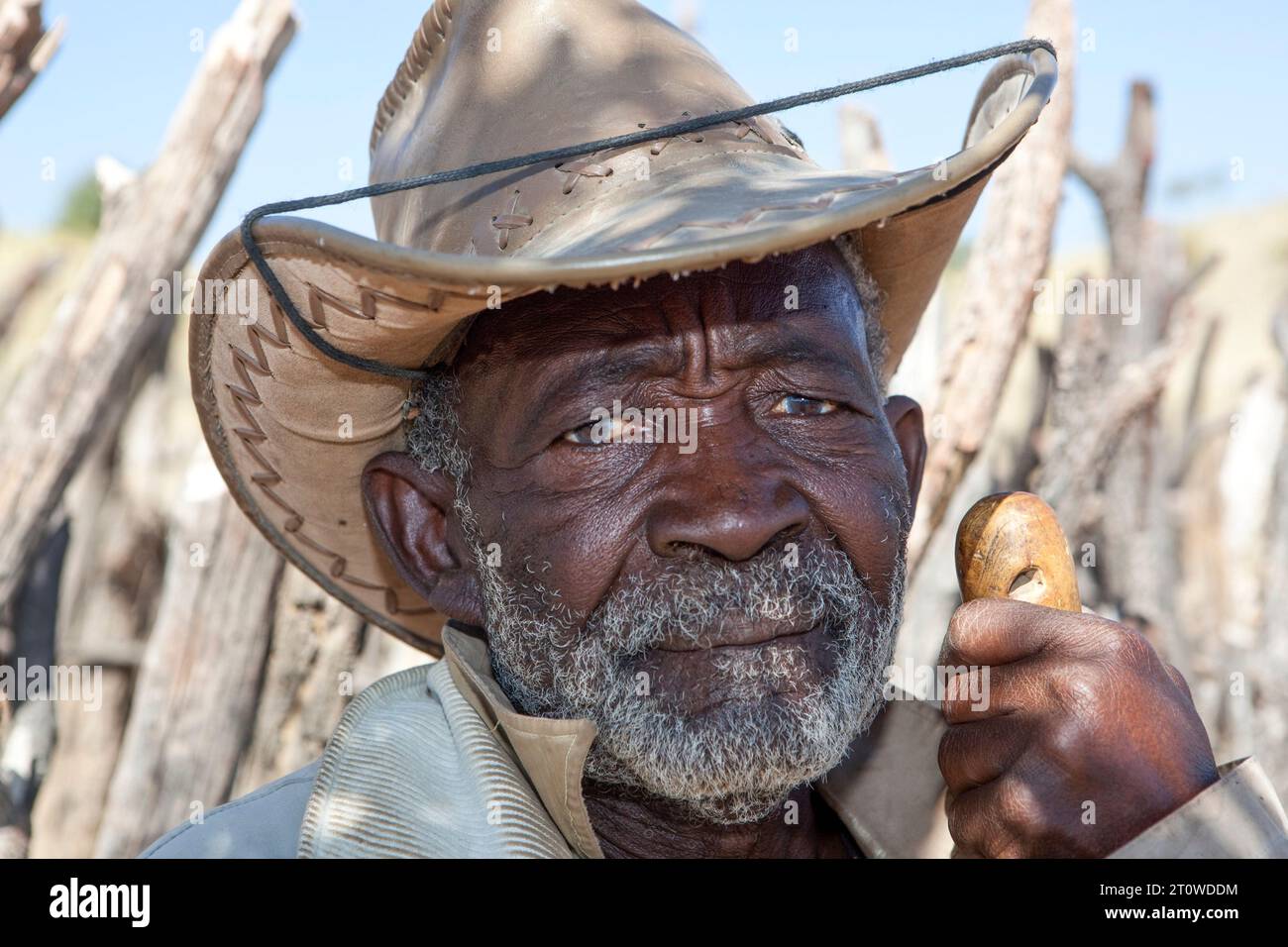 Namibian man immagini e fotografie stock ad alta risoluzione - Alamy