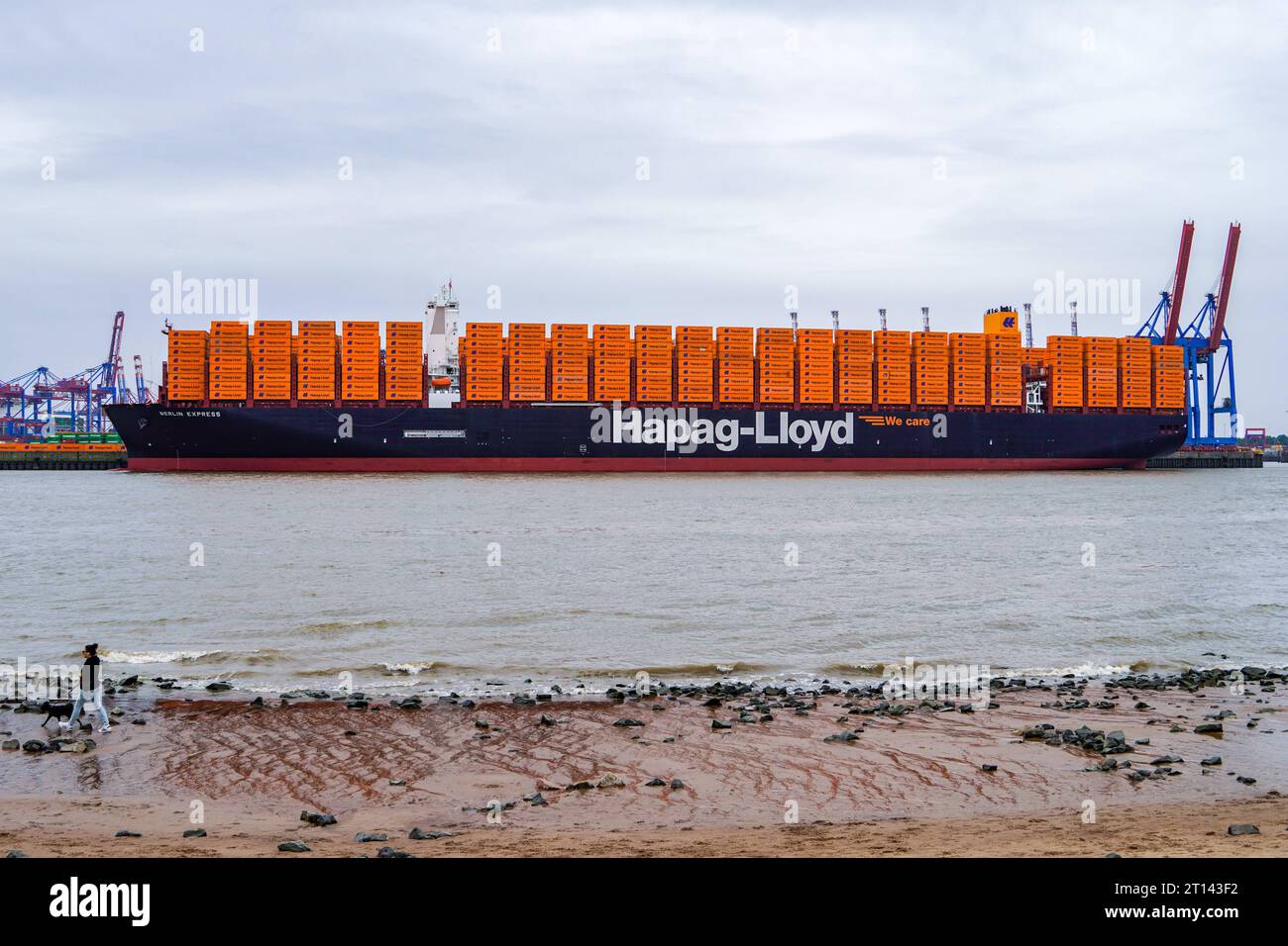 DAS zur Zeit größte unter deutscher Flagge fahrende Schiff Containerschiff Berlin Express der ...