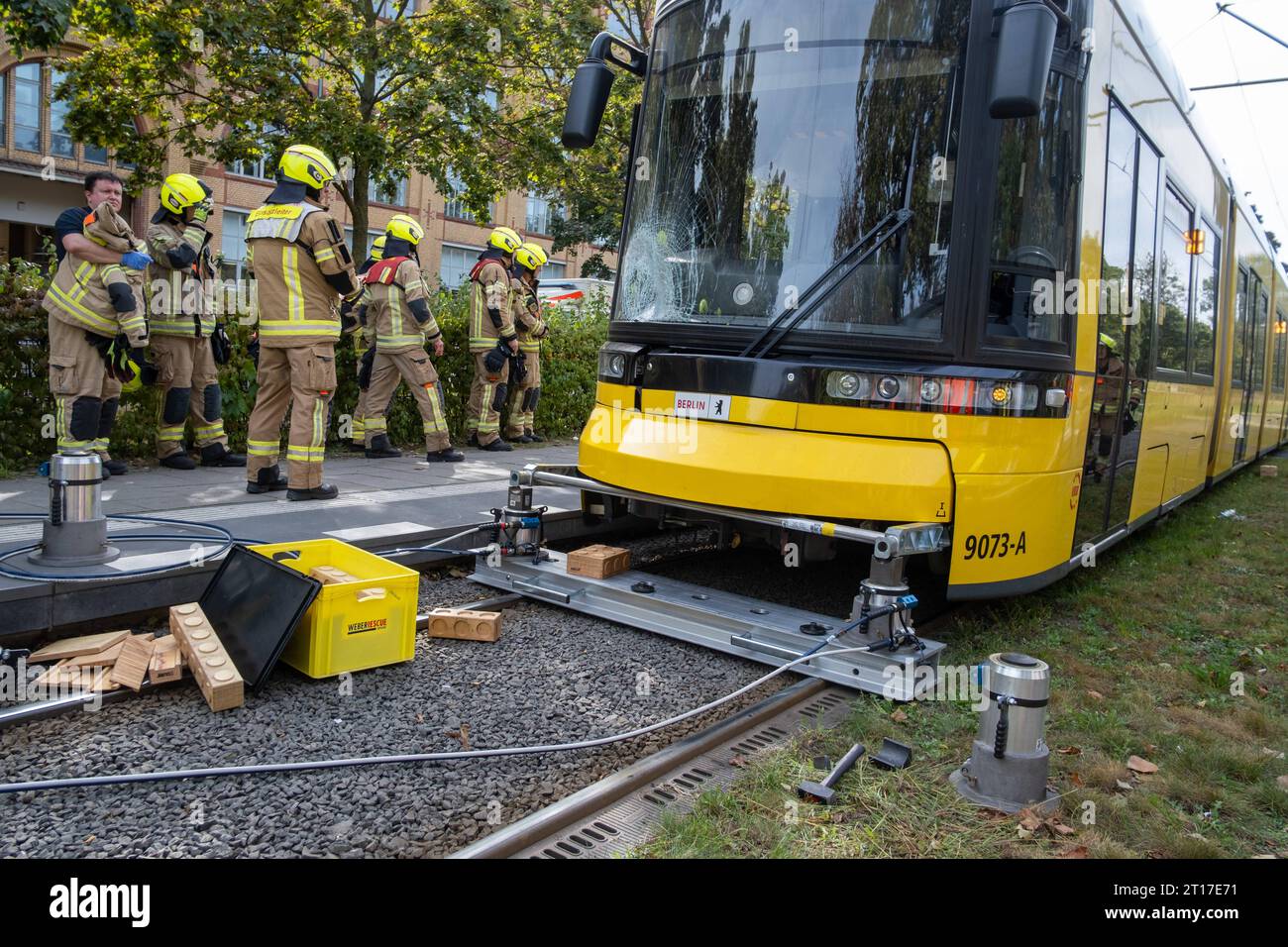 Auf der Osloer Straße a Berlino Wedding wurde eine person von einer Straßenbahn erfasst und ...