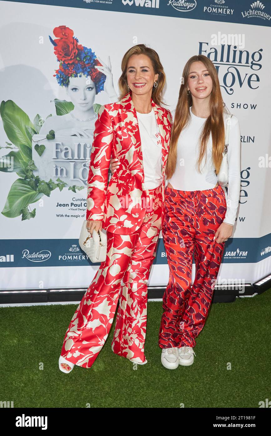 Bettina Cramer mit Tochter Carla Cramer - Weltpremiere der Grand Show ...