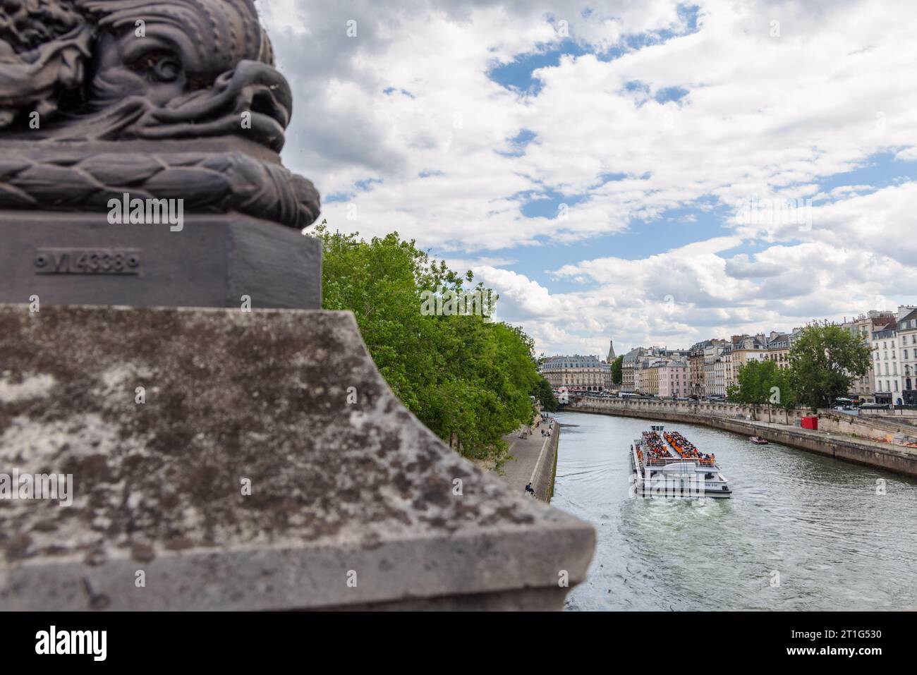 Trasporto fluviale nella senna immagini e fotografie stock ad alta ...