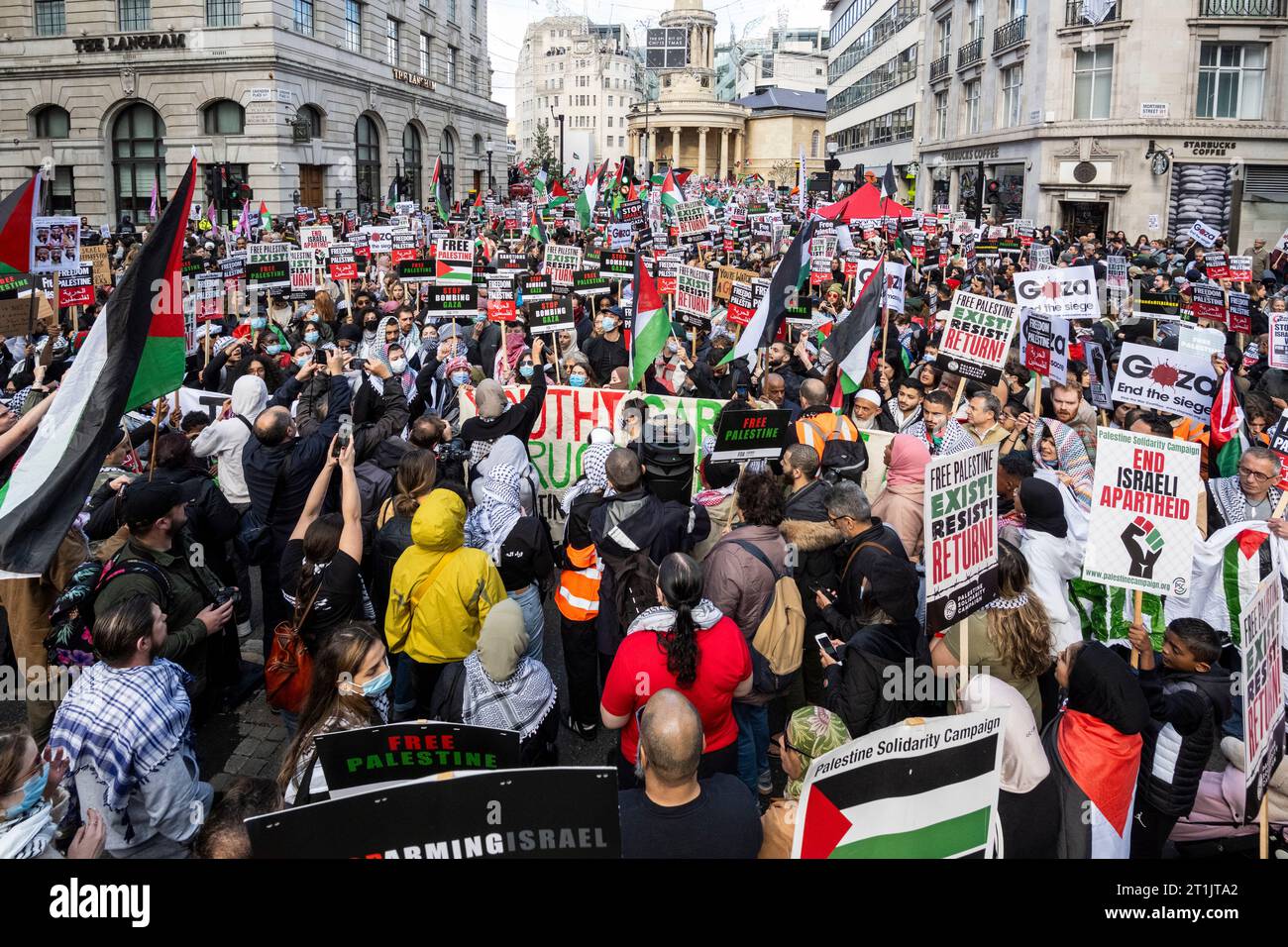 Londra, Regno Unito. 14 ottobre 2023. Sostenitori della Palestina in ...