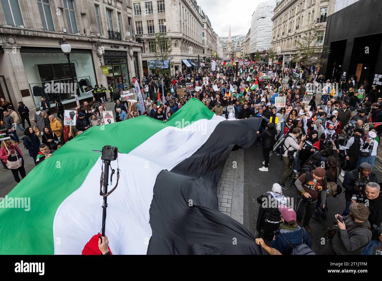 Bandiera gigante della palestina immagini e fotografie stock ad alta ...