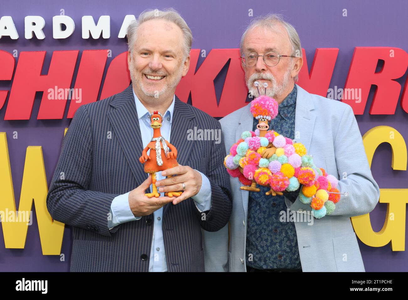 Nick Park with Chicken Character Ginger e Peter Lord with Chicken ...