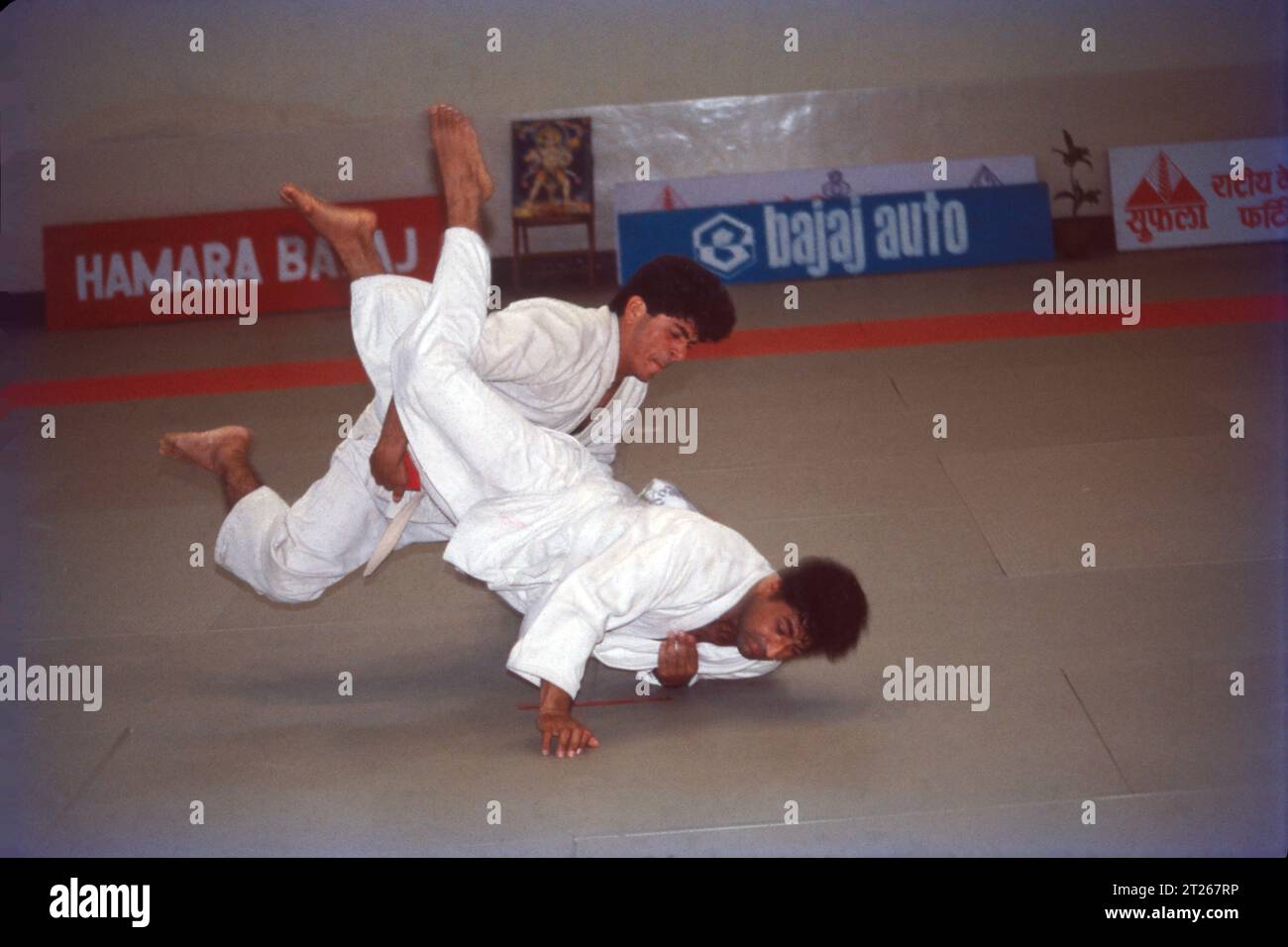 Il Karate ebbe origine nell'isola di Okinawa con l'influenza del cinese ...