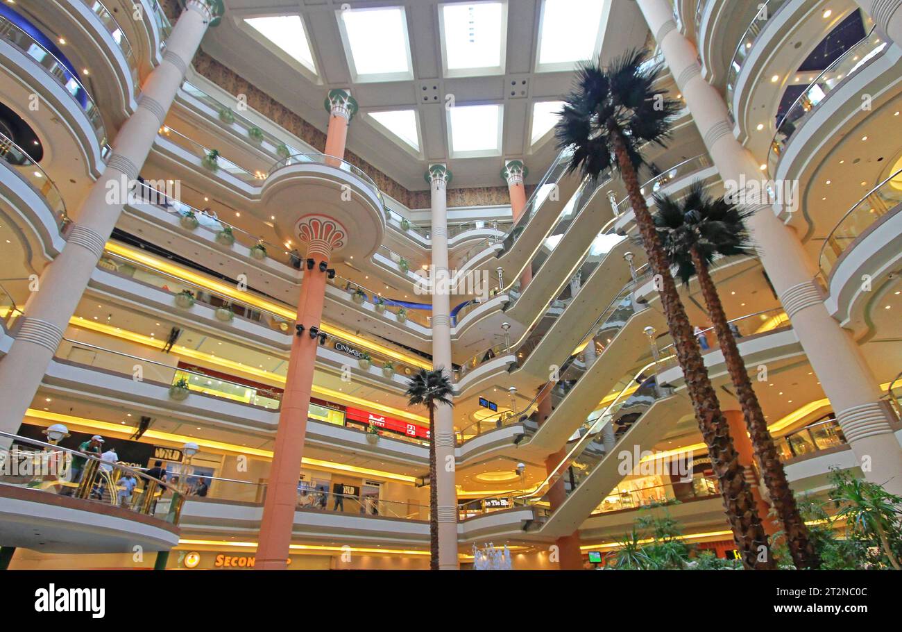Centro commerciale heliopolis immagini e fotografie stock ad alta risoluzione - Alamy