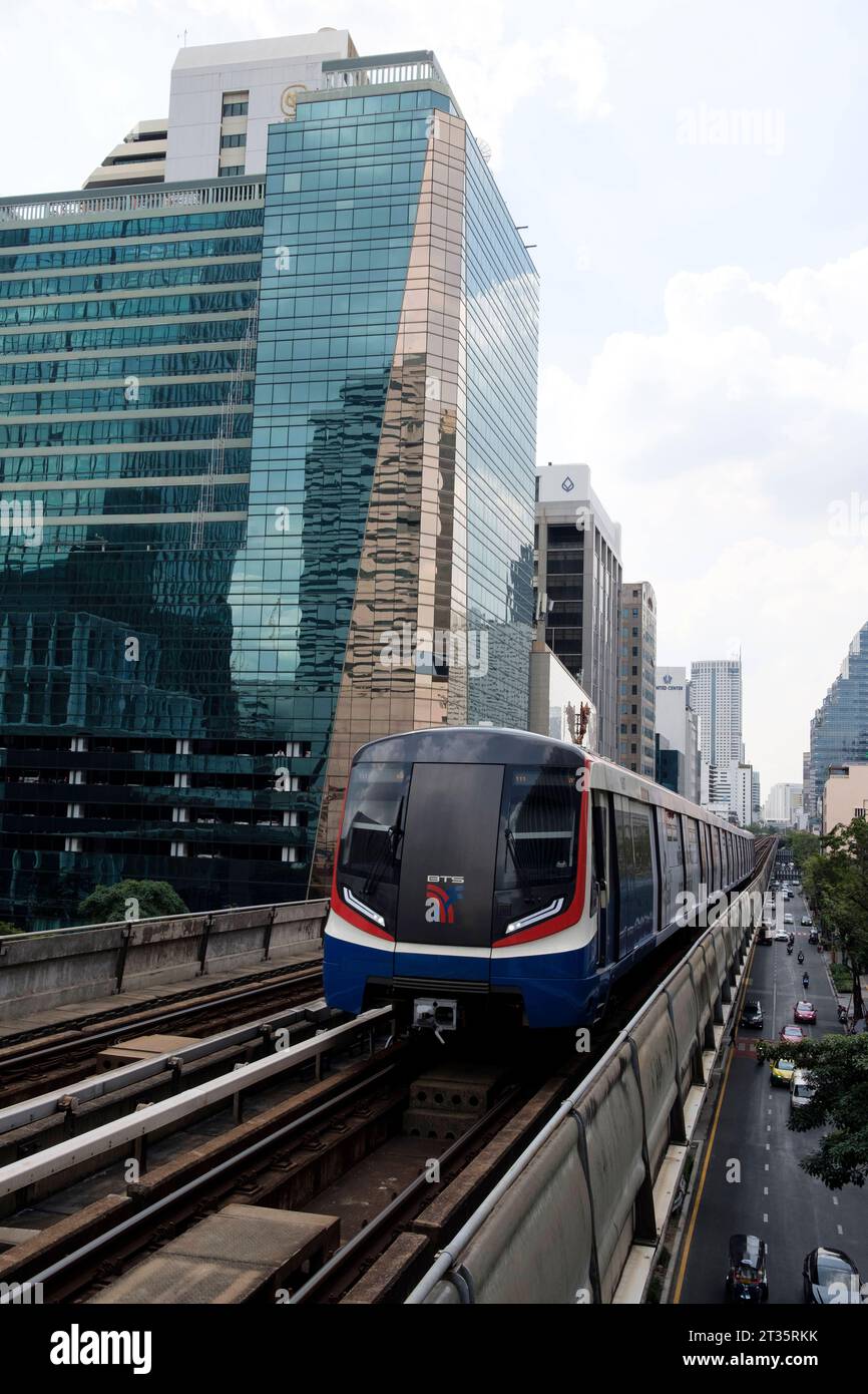 Sala daeng bts station bangkok immagini e fotografie stock ad alta ...