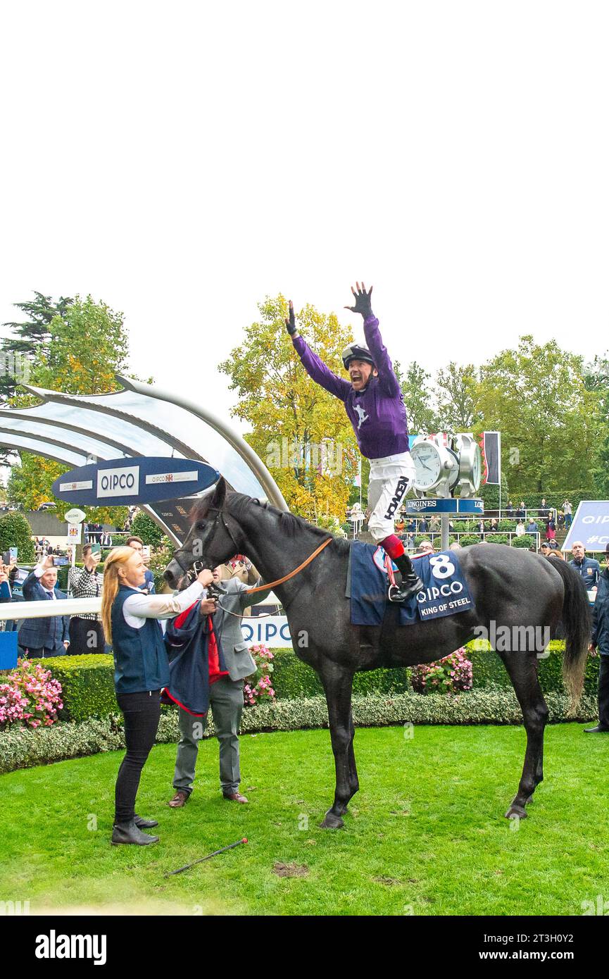 IMMAGINI DEI FILE. 24 ottobre 2023. Jockey Frankie Dettori ha ricevuto ...