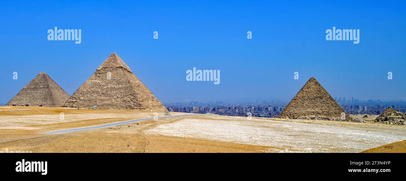 Pyramids giza city immagini e fotografie stock ad alta risoluzione - Alamy