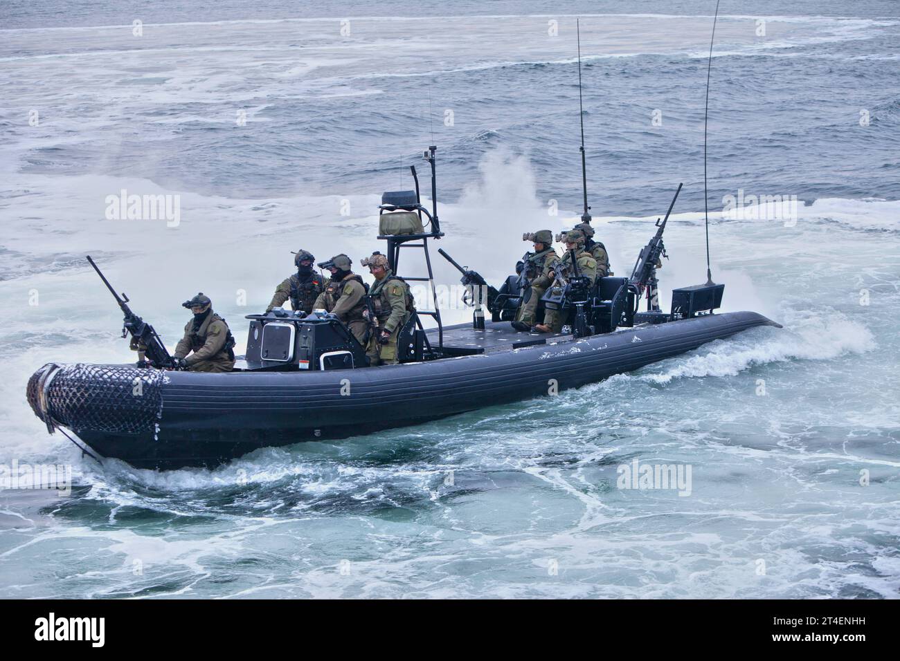 Kampfschwimmer des Kommando Spezialkräfte der Marine KSM auf einem ...