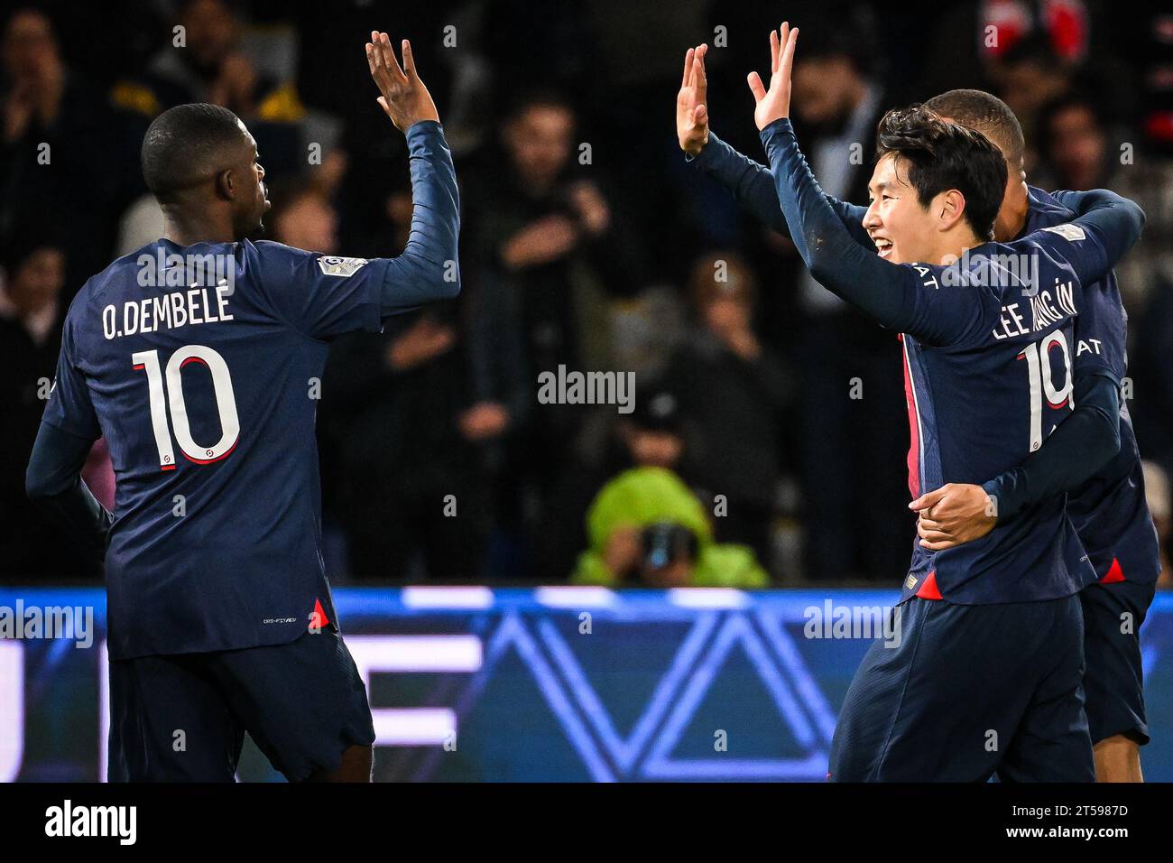 Parigi, Francia, Francia. 3 novembre 2023. Lee KANG-IN del PSG celebra ...