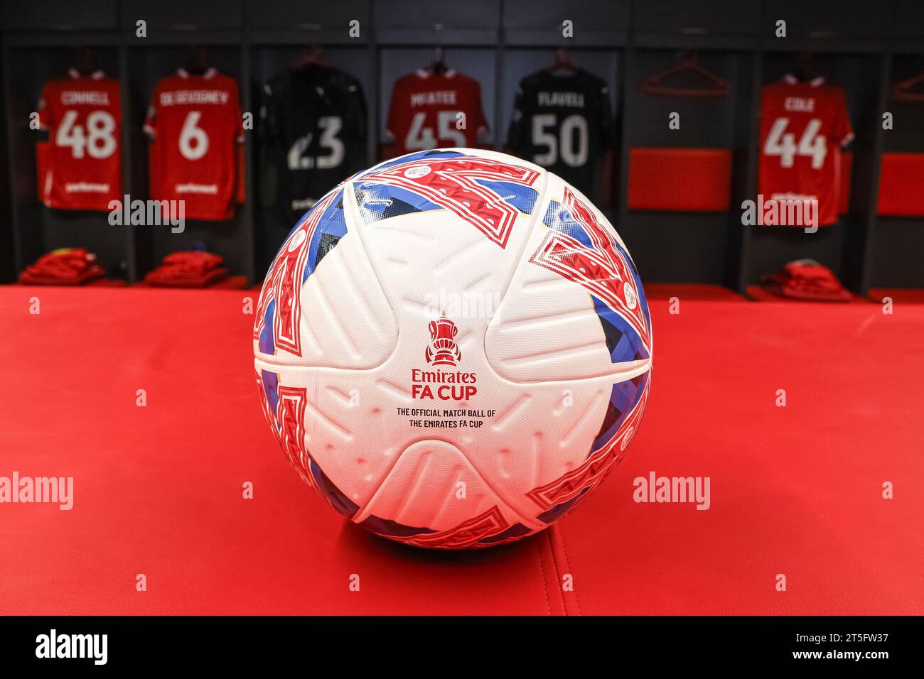 Fa cup match ball immagini e fotografie stock ad alta risoluzione - Alamy