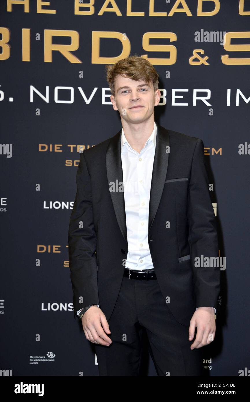 Tim Torok/Premiere des Kinofilms Die Tribute von Panem - The Ballad of ...