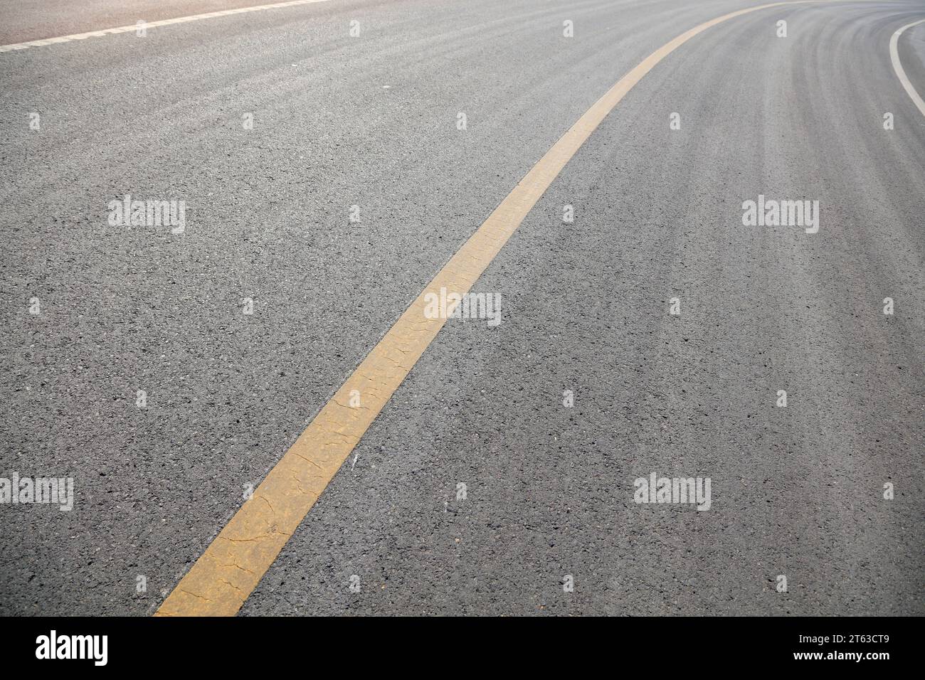 Linee sulla strada immagini e fotografie stock ad alta risoluzione - Alamy