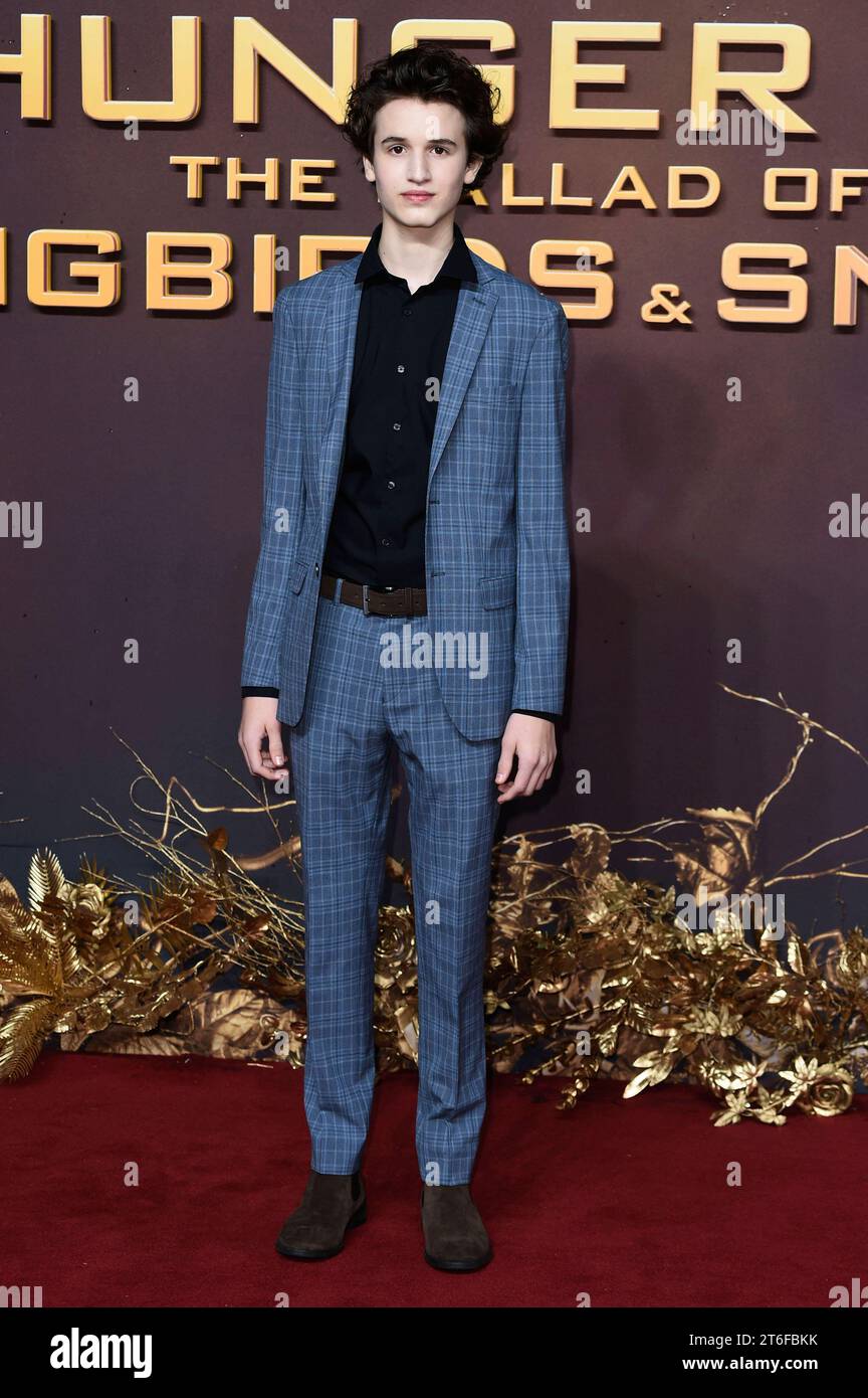 Max Raphael bei der Premiere des Kinofilms The Hunger Games: The Ballad of Songbirds & Snakes ...