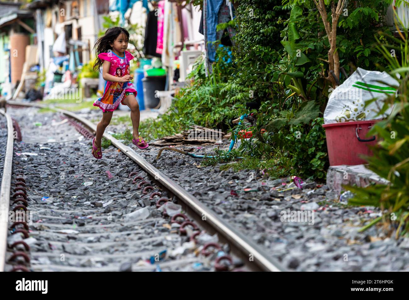 Slums bangkok thailand immagini e fotografie stock ad alta risoluzione ...