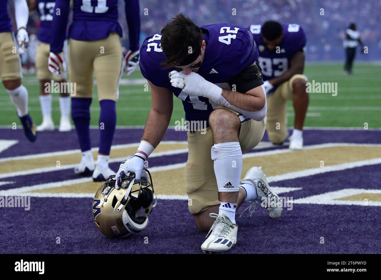 11 novembre 2023: Il linebacker dei Washington Huskies Carson Bruener ...