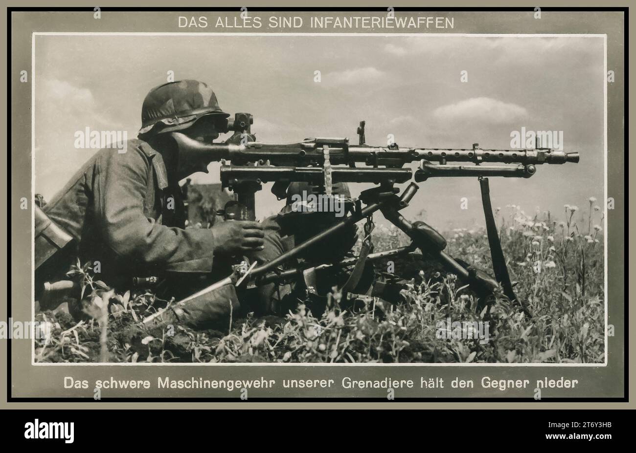 WW2 Propaganda Nazi MG-42 Machine Gun seconda guerra mondiale immagine del soldato nazista dell ...