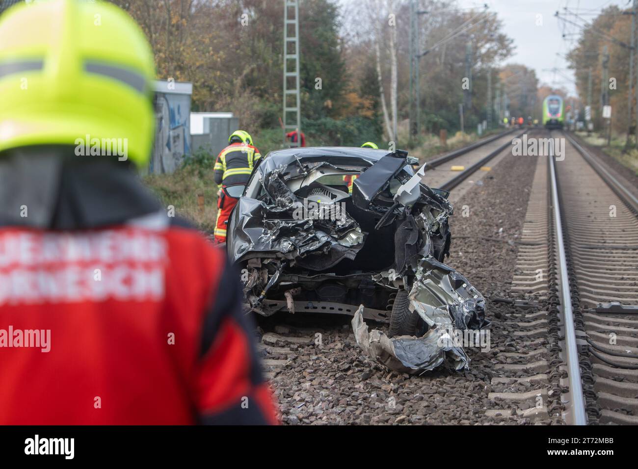 In Tornesch ereignete sich am Montagmittag ein schwerer Unfall an einem Bahnübergang, bei dem ...
