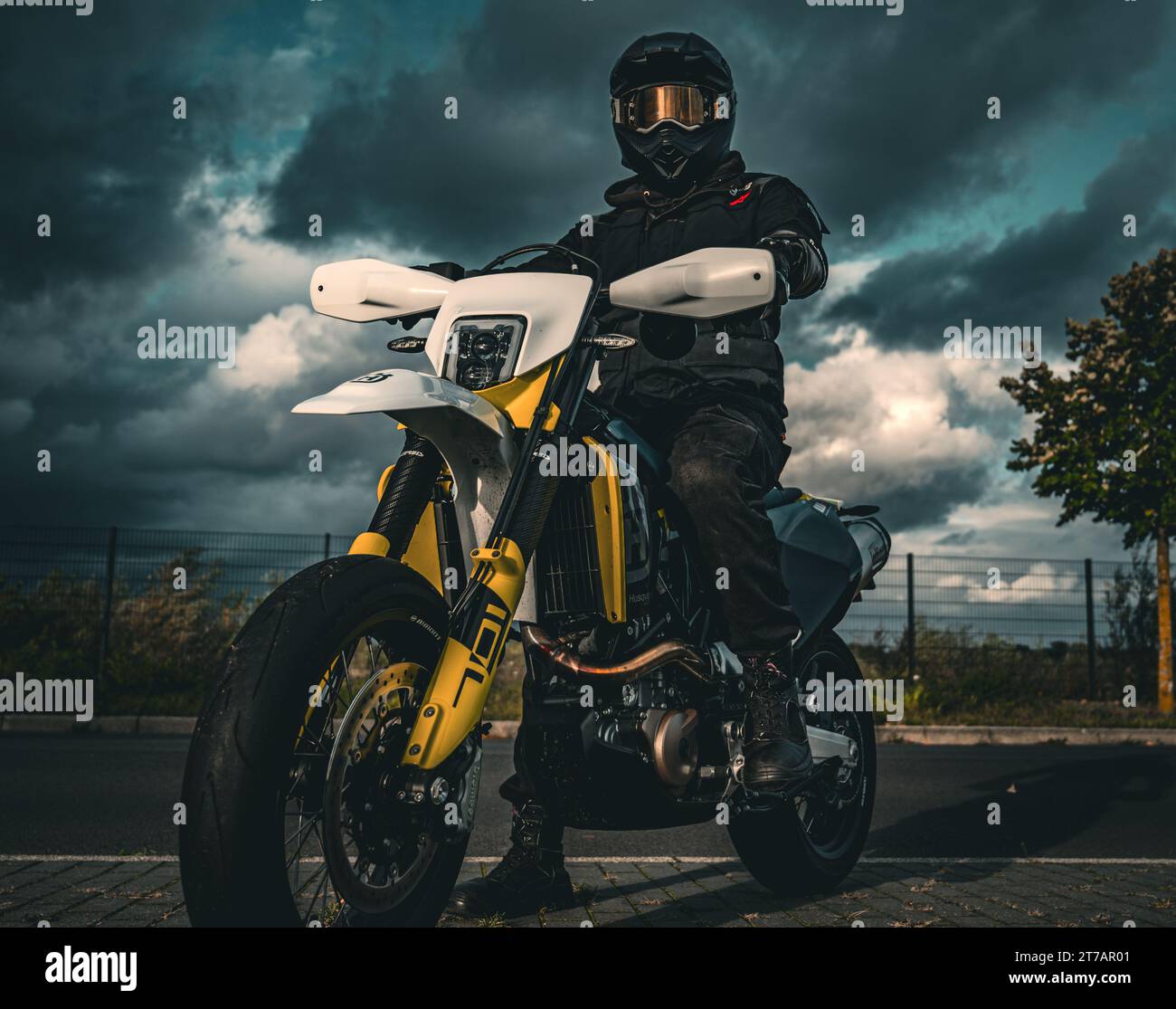 Corsa di supermoto immagini e fotografie stock ad alta risoluzione - Alamy