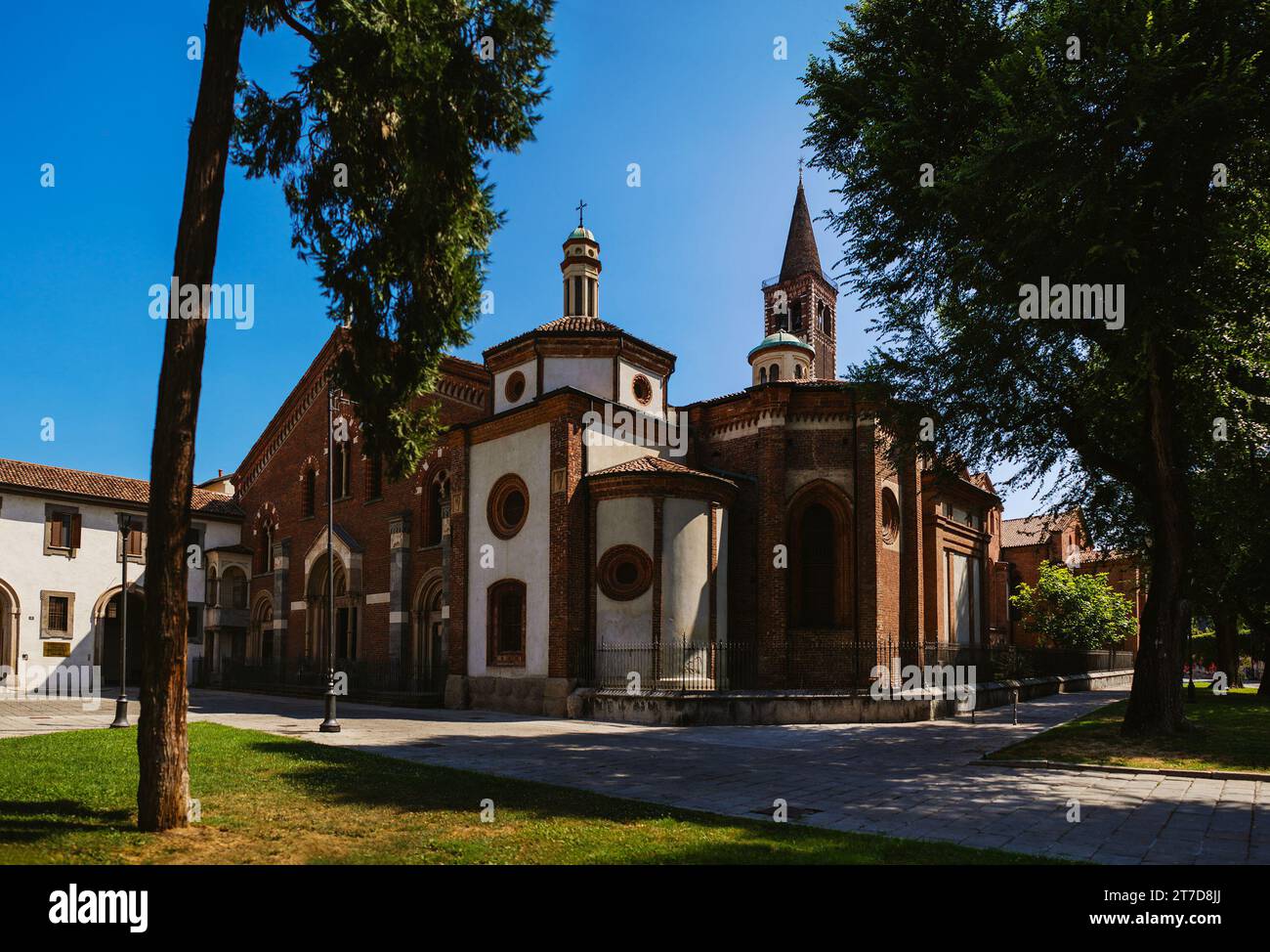 Parco basiliche milano immagini e fotografie stock ad alta risoluzione ...
