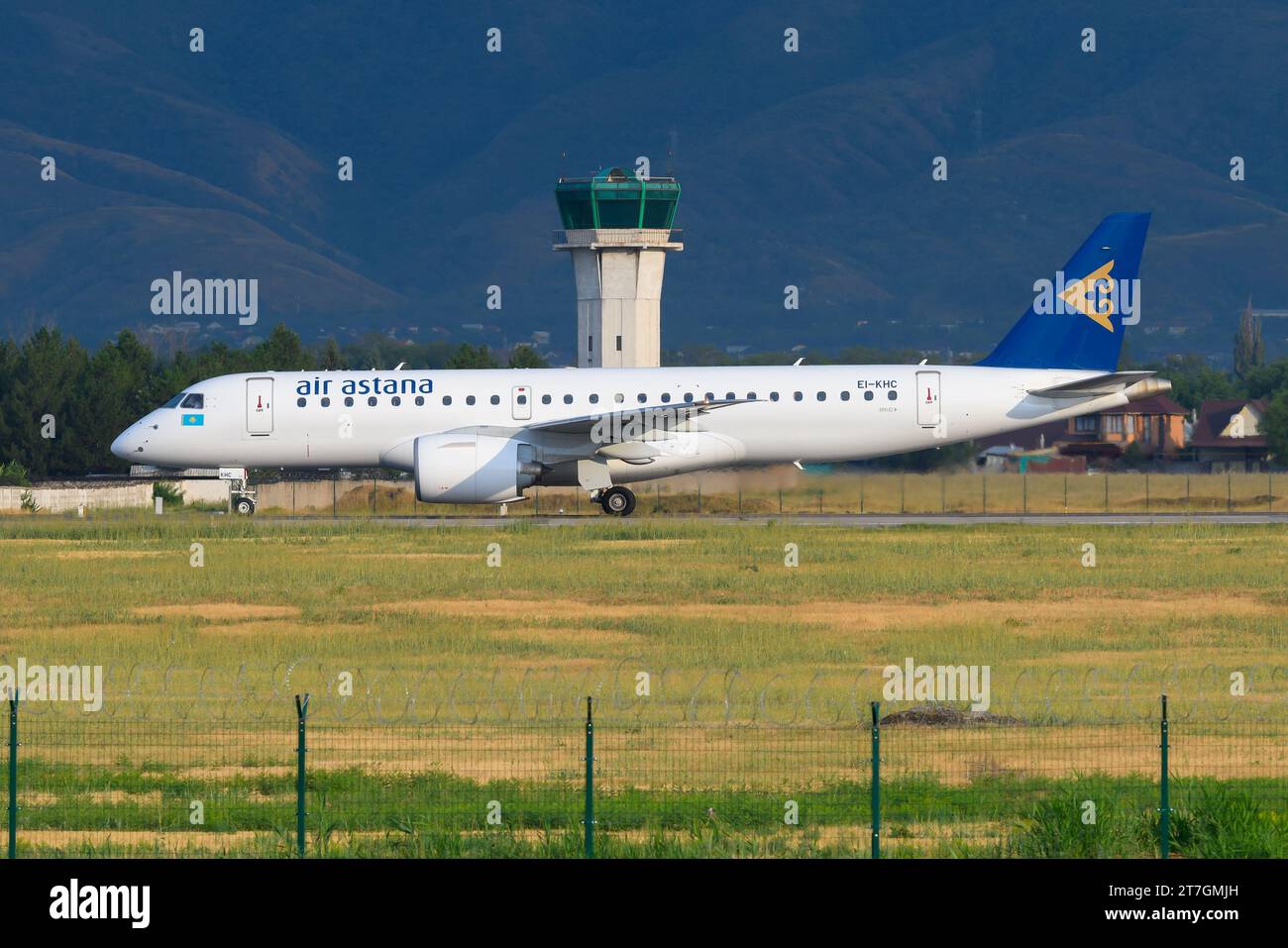 Aria astana embraer e2 immagini e fotografie stock ad alta risoluzione ...