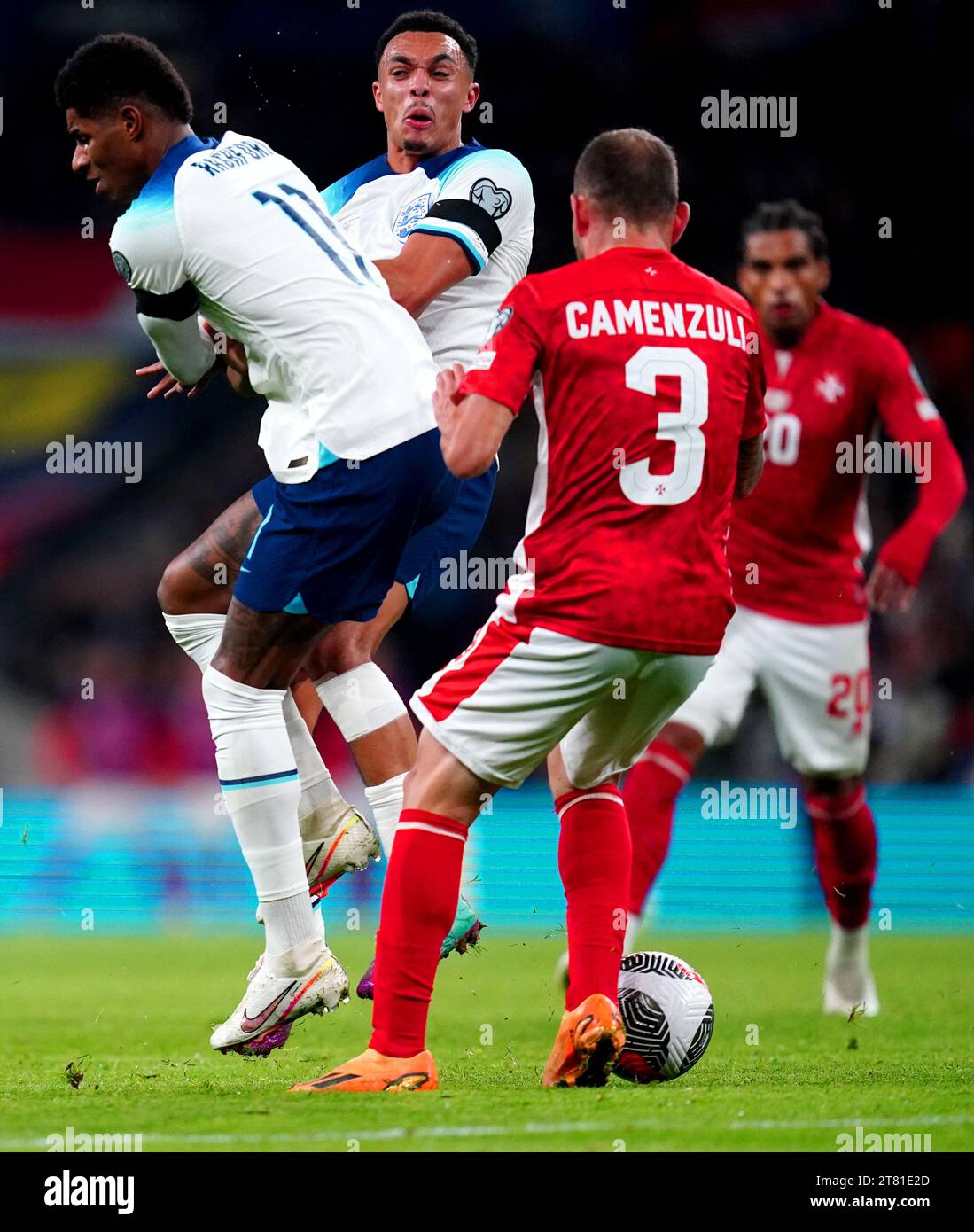 L'Inghilterra Marcus Rashford e Trent Alexander-Arnold si scontrano tra ...