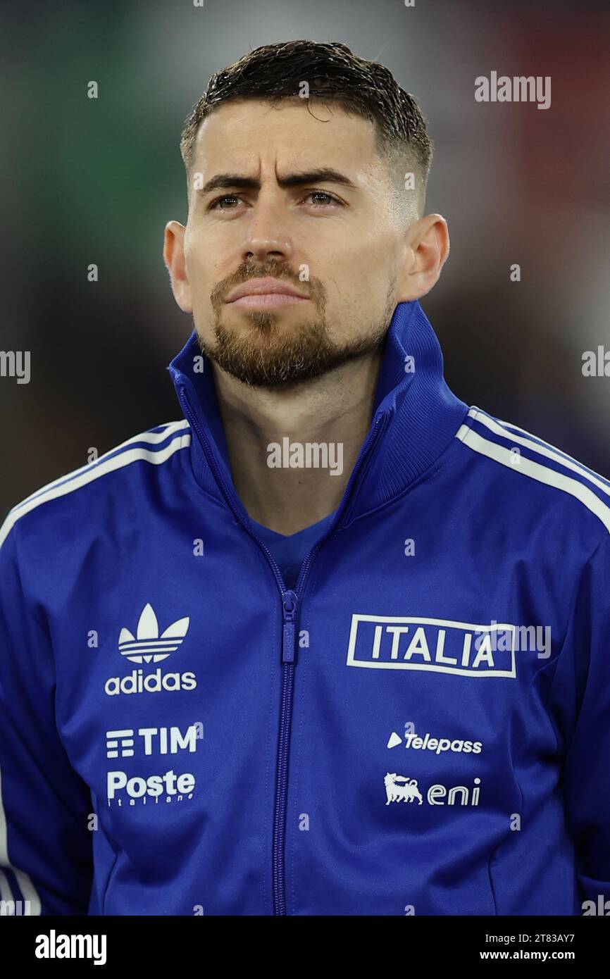 L'italiano Jorginho Frello Filho Jorge Luis guarda durante le ...