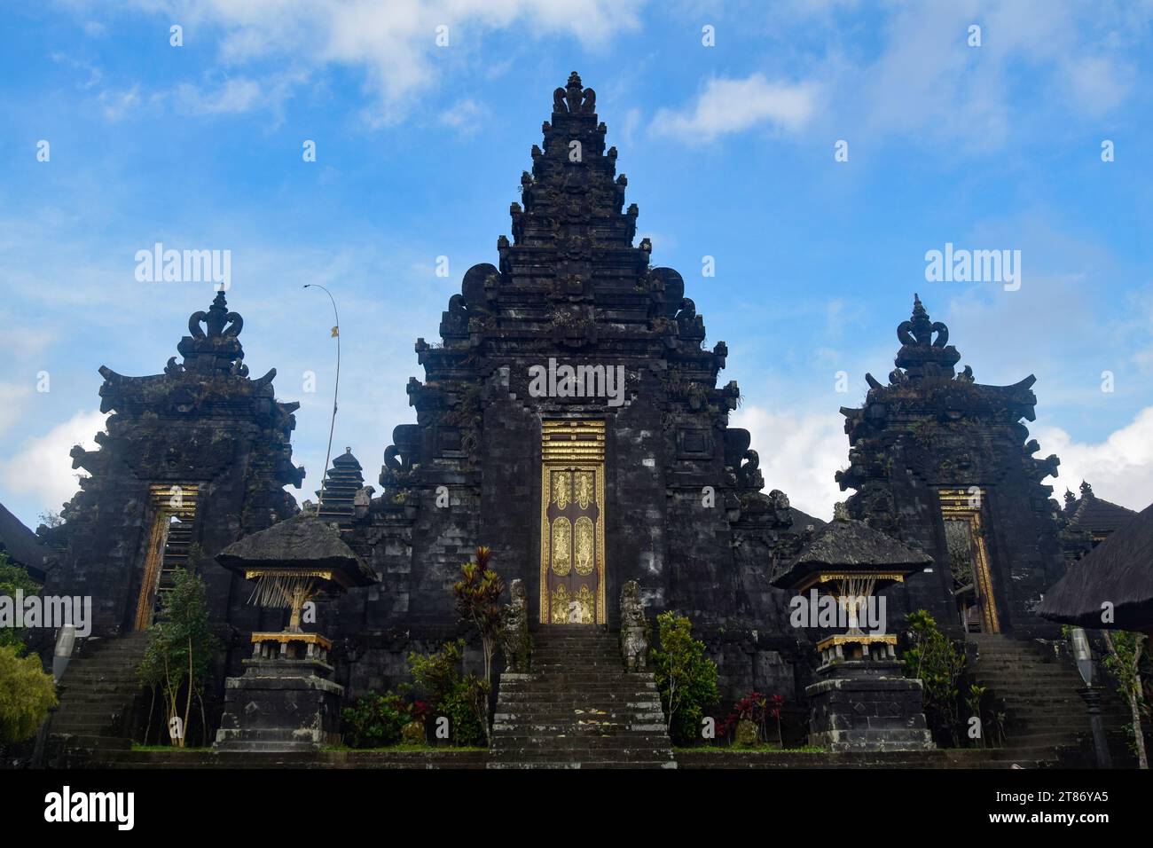 Tempio besakih bali agung vulcano immagini e fotografie stock ad alta ...
