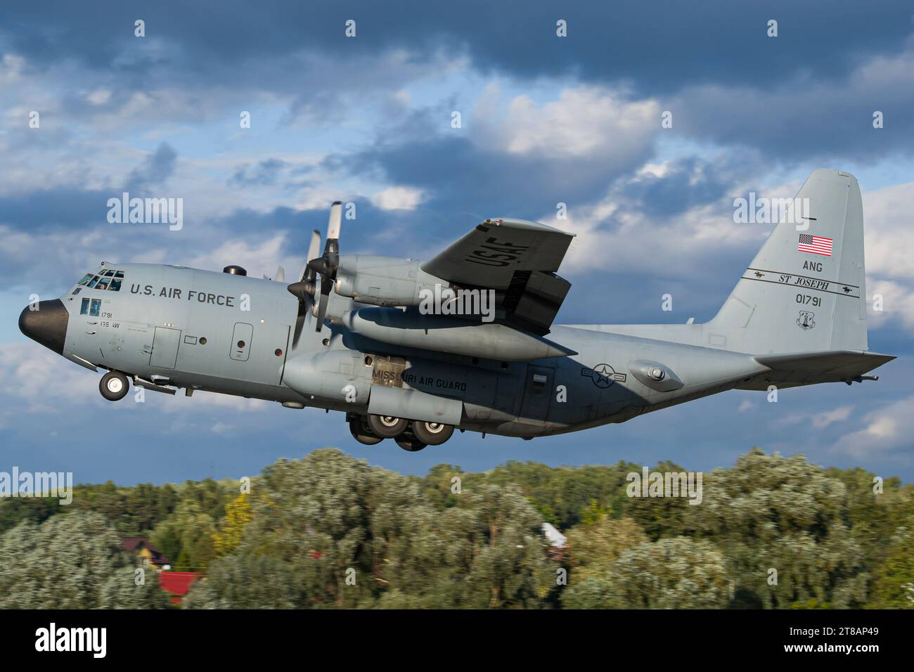 Aeronautica americana lockheed c 130 hercules aereo da trasporto ...