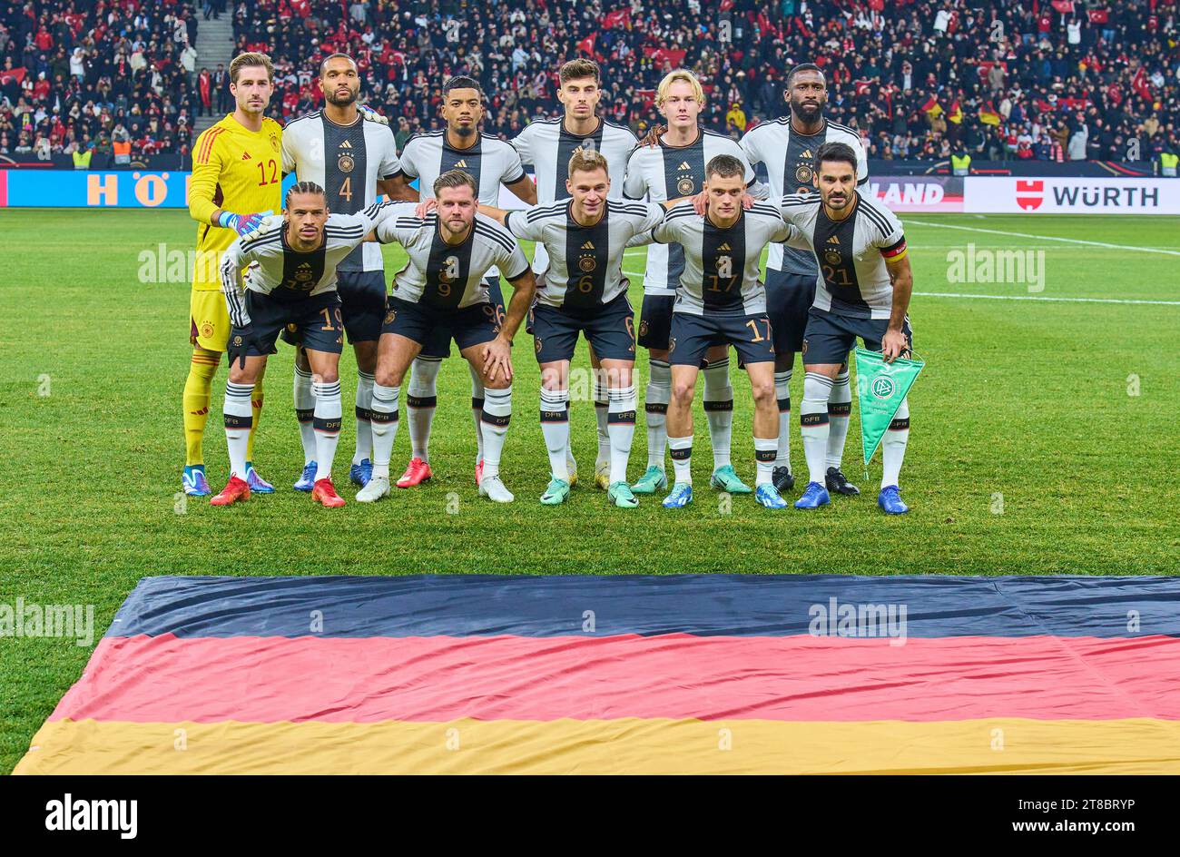 Teamphoto: Oben: Kevin Trapp, DFB 12, Jonathan Tah, DFB 4 Benjamin ...