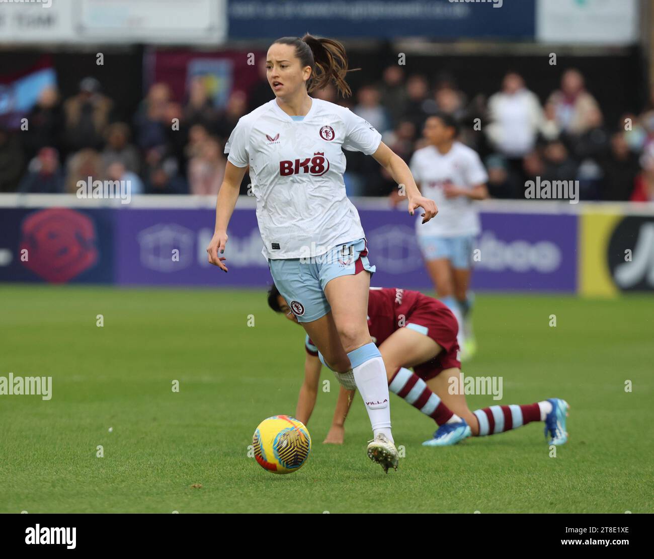 Anna aston immagini e fotografie stock ad alta risoluzione - Alamy