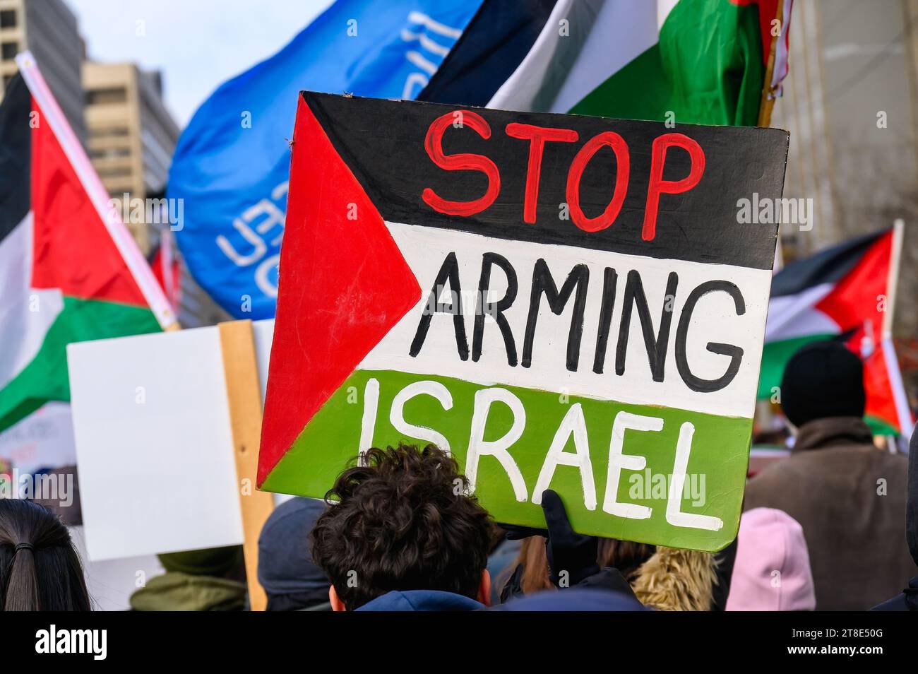 Protesta pro-Palestina al Consolato degli Stati Uniti a University Ave ...