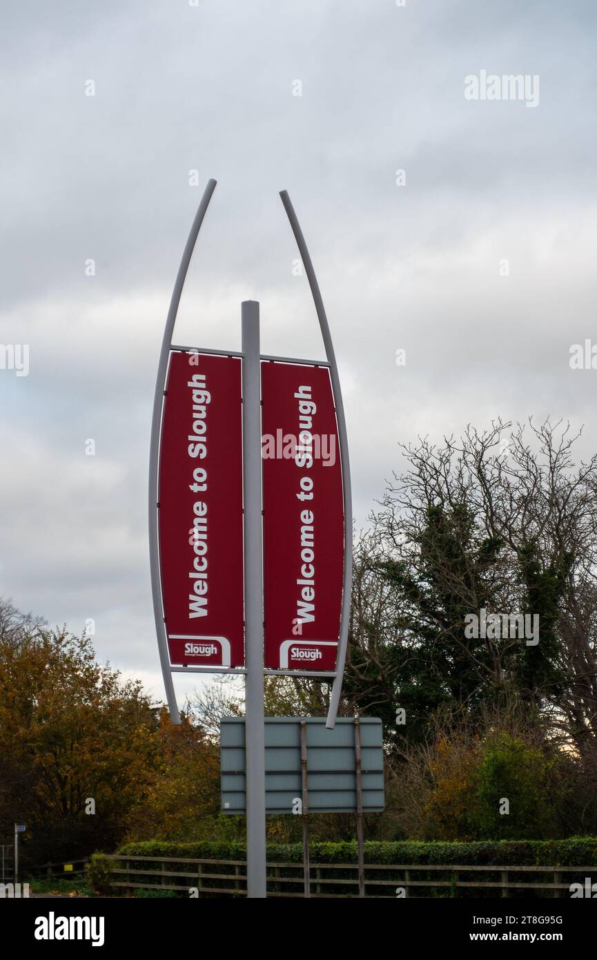 Slough, Regno Unito. 20 novembre 2023. Un cartello "Welcome to Slough ...