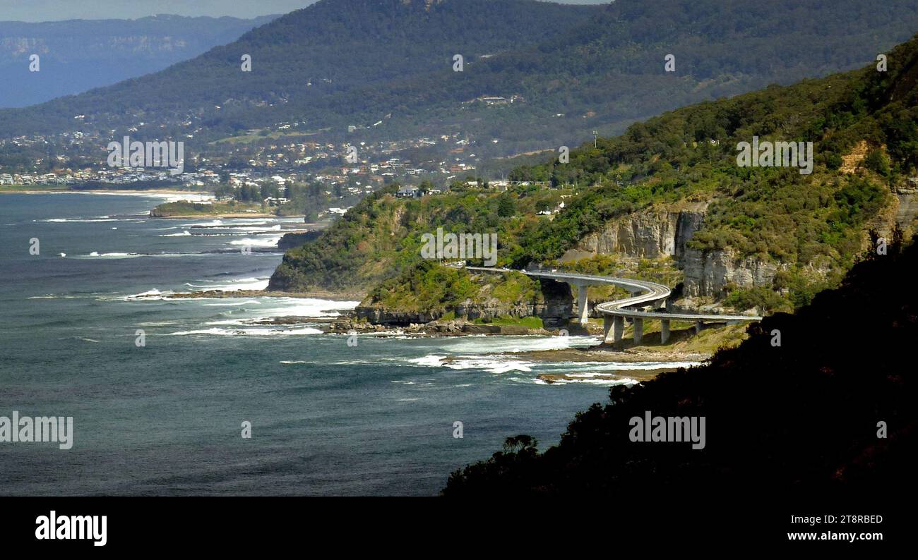 Il Sea Cliff Bridge. Clifton. NSW, il Sea Cliff Bridge è un ponte a ...