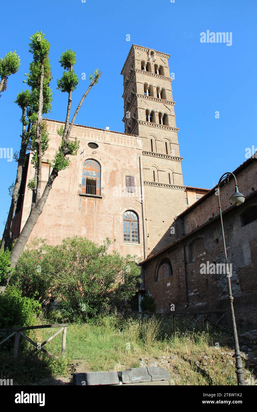 Basilica di Santa Francesca Romana, Roma, Centro storico di Roma Antica, Roma, Italia Foto stock ...