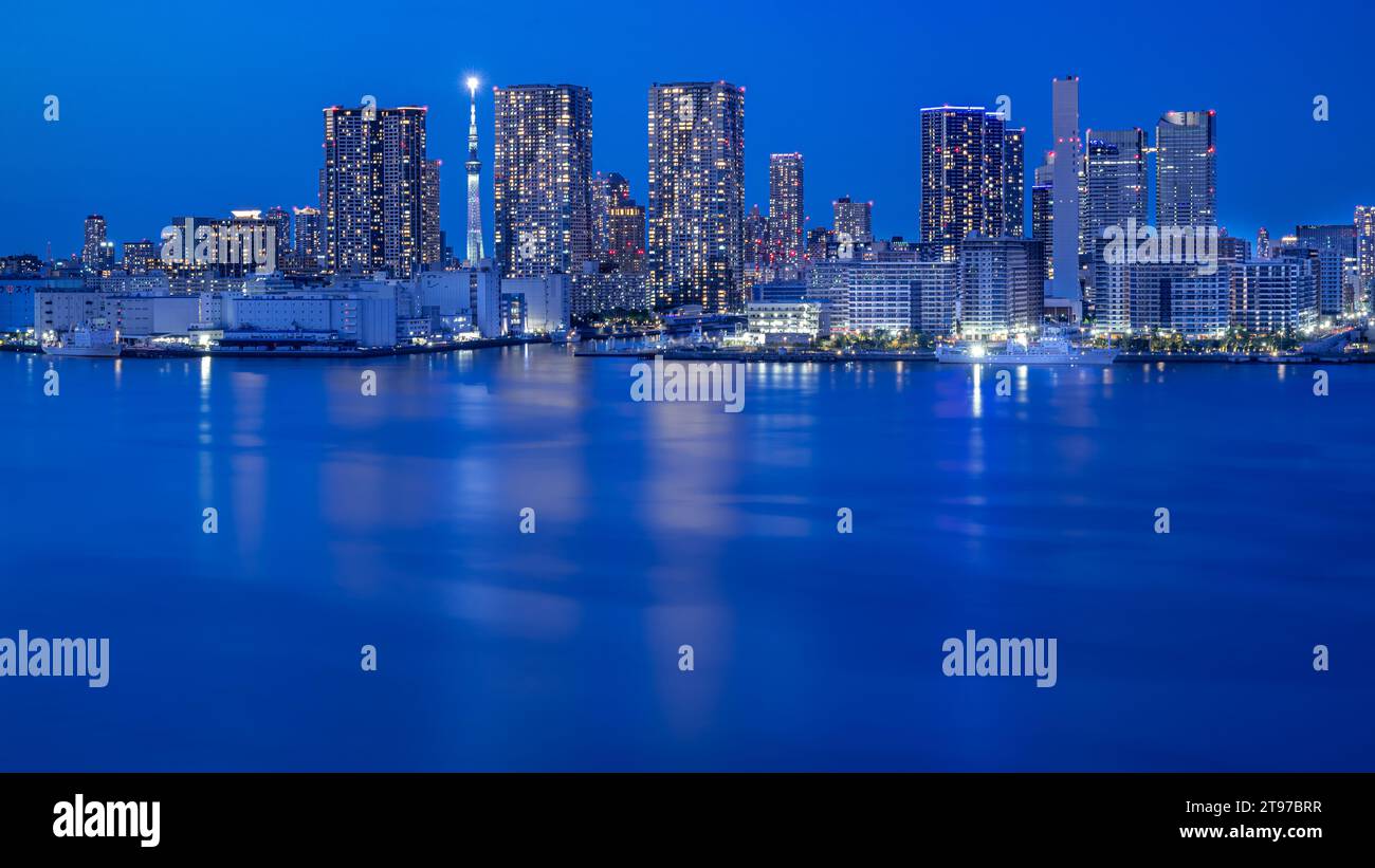 Sfondo dell'orizzonte di tokyo immagini e fotografie stock ad alta ...